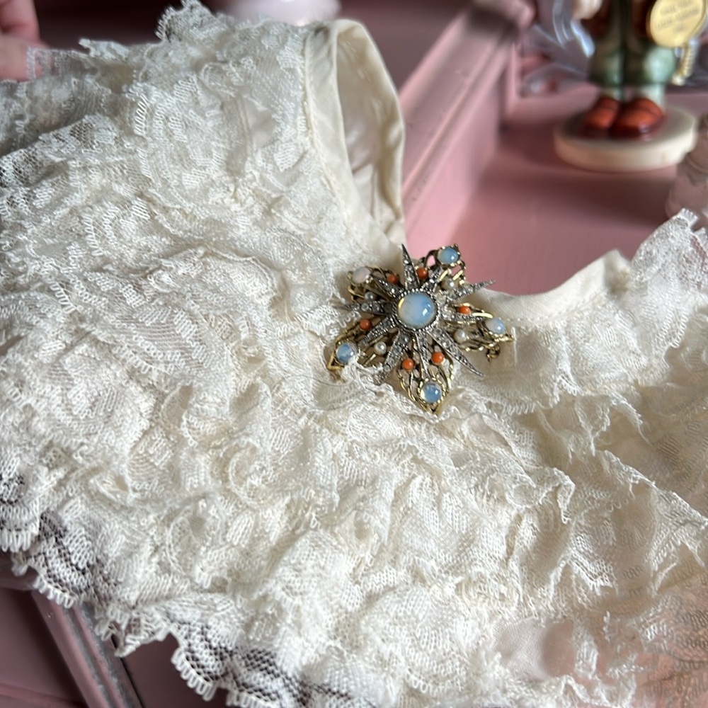 Vintage Victorian Tiered Lace Elizabethan Collar, Moo… - Gem